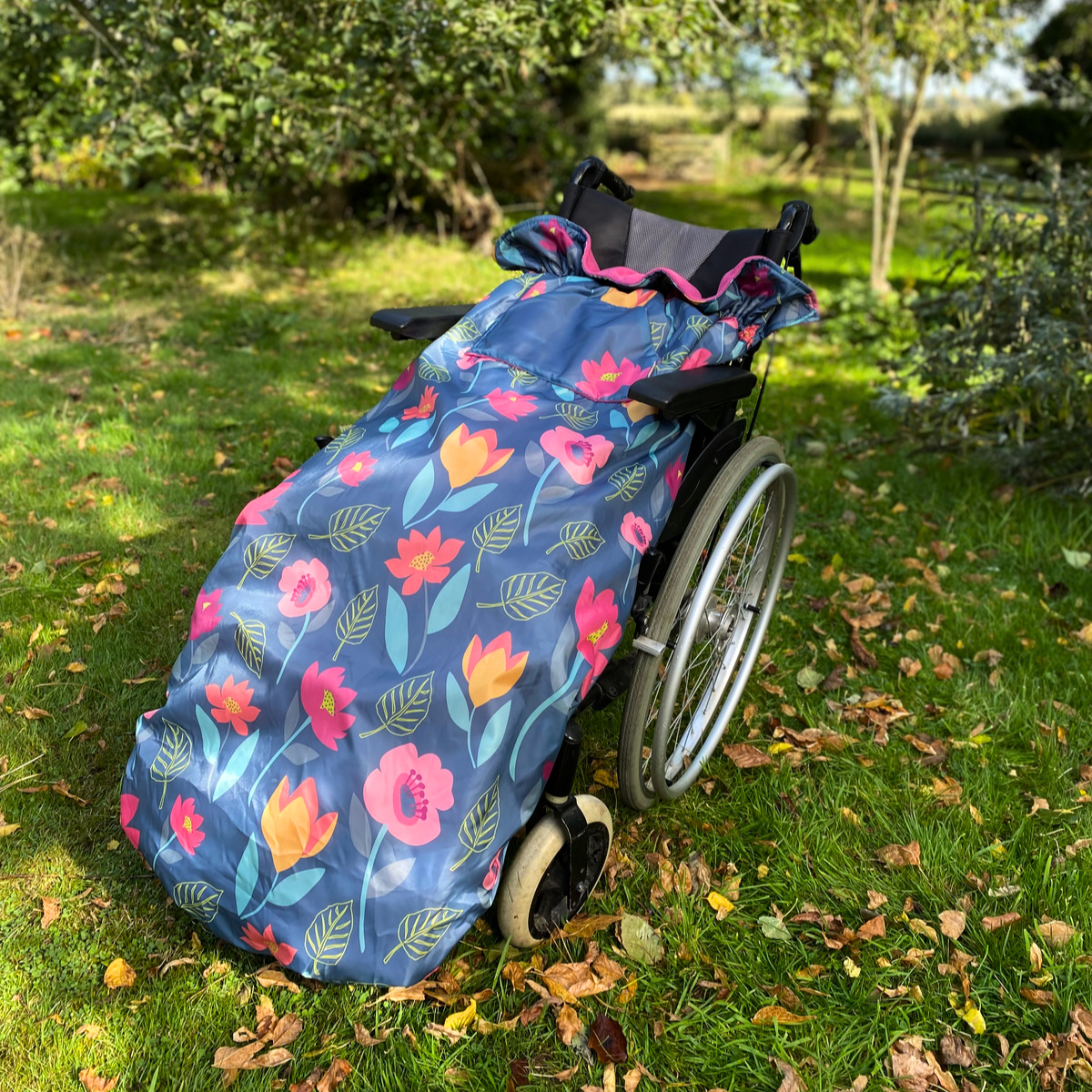 Adult fleece-lined wheelchair cosy - Multicolour Floral wheelchair cosy ...
