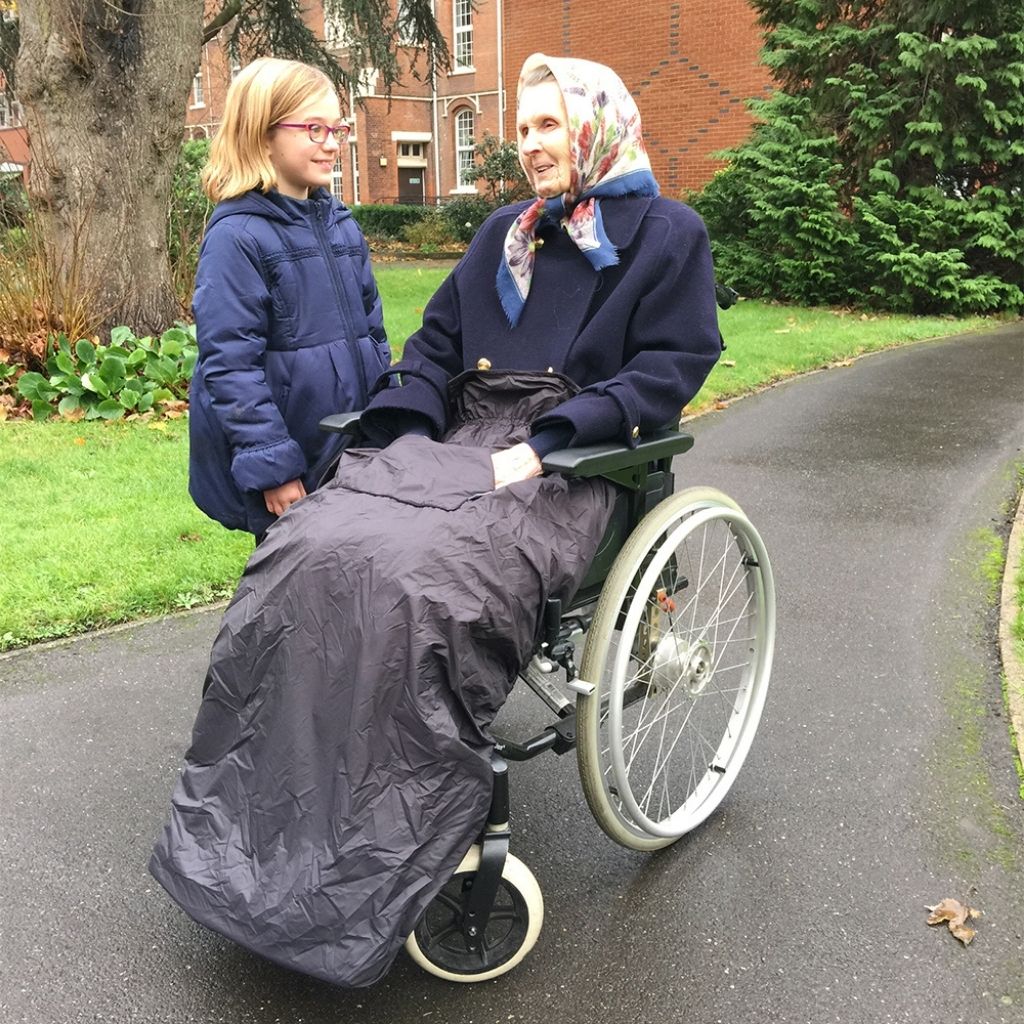 Adult fleece-lined wheelchair cosy - PLAIN BLACK footmuff for adult ...